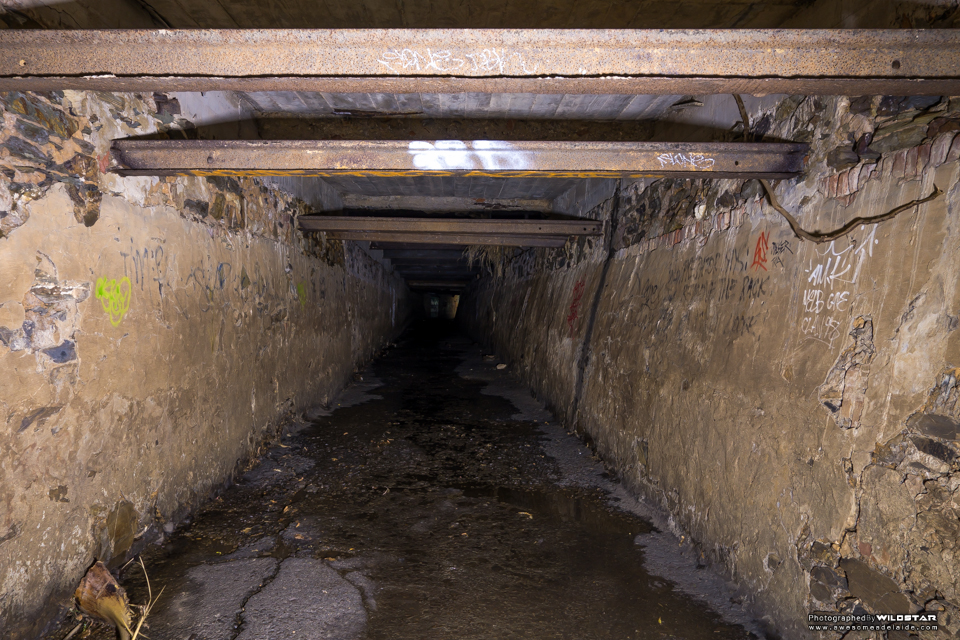 Urban Exploring: The V – Awesome Adelaide